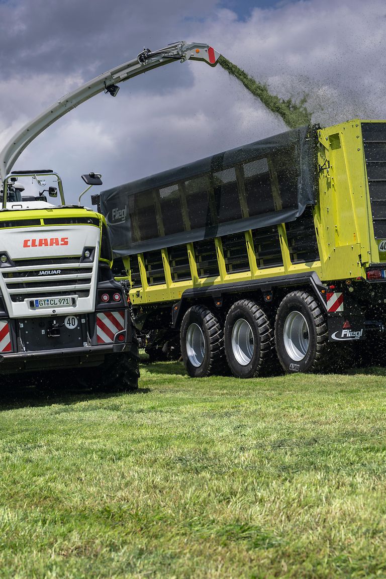 Innovative features for the CLAAS JAGUAR: V-FLEX chopping cylinder, new ...