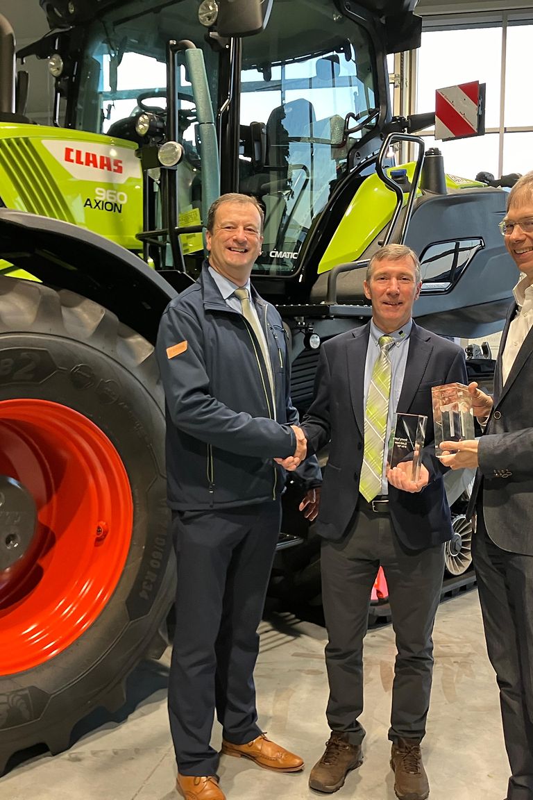 CLAAS UK joint ‘Dealer of the Year’ winners | CLAAS