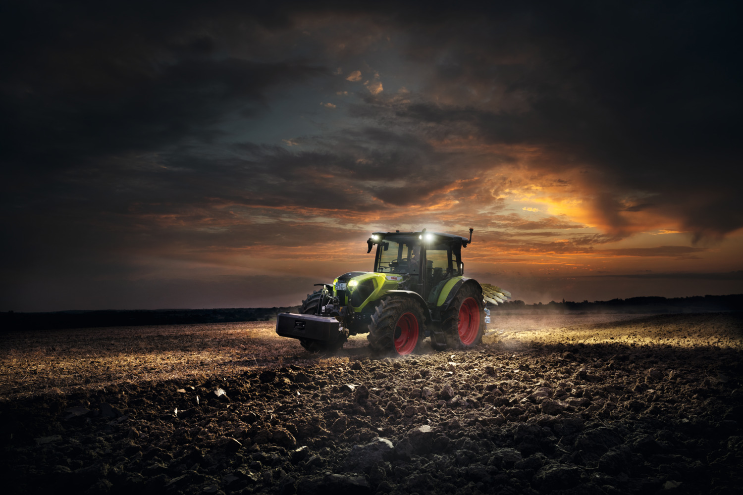 Compact powerhouse: CLAAS unveils new AXOS 3 tractors for diverse ...