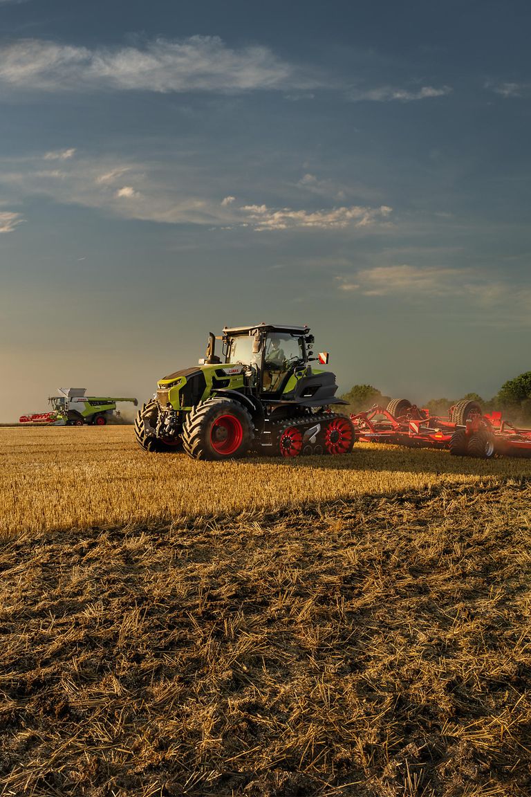 AXION 9 CMATIC | CLAAS
