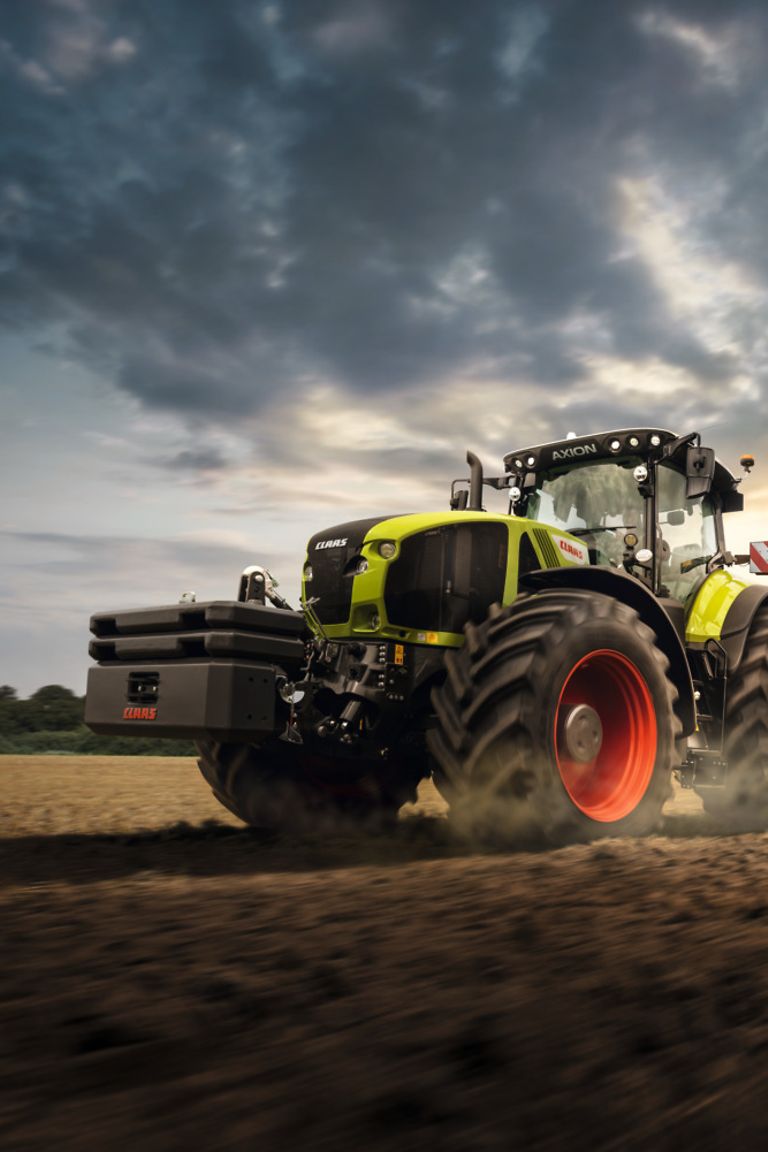 Large tractors | CLAAS