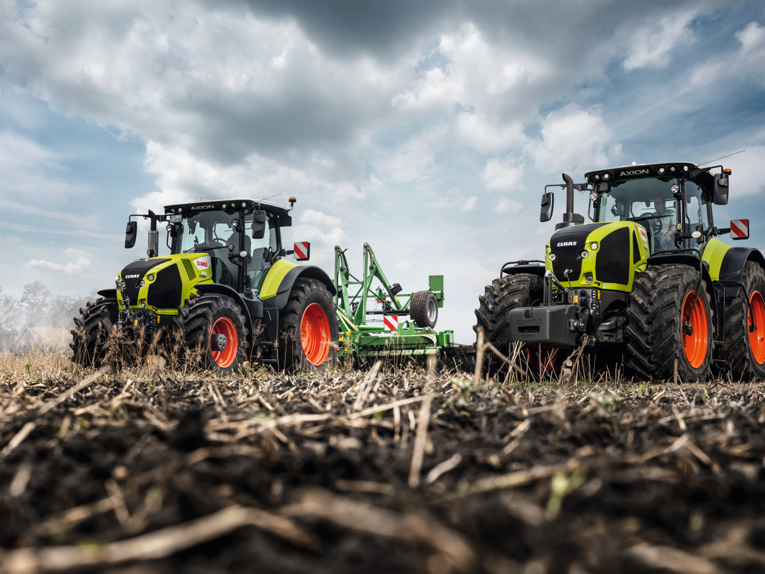 Tractoare standard | CLAAS
