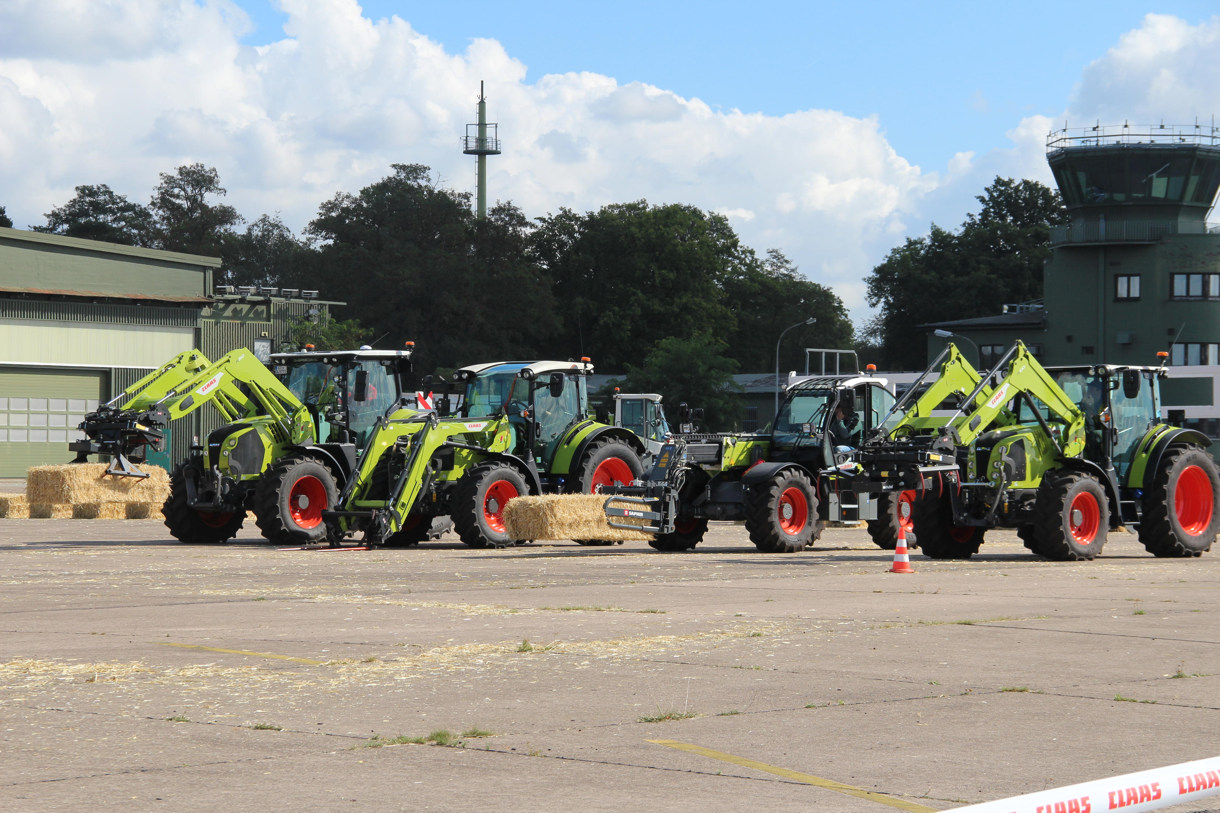 Download CLAAS Clock | CLAAS