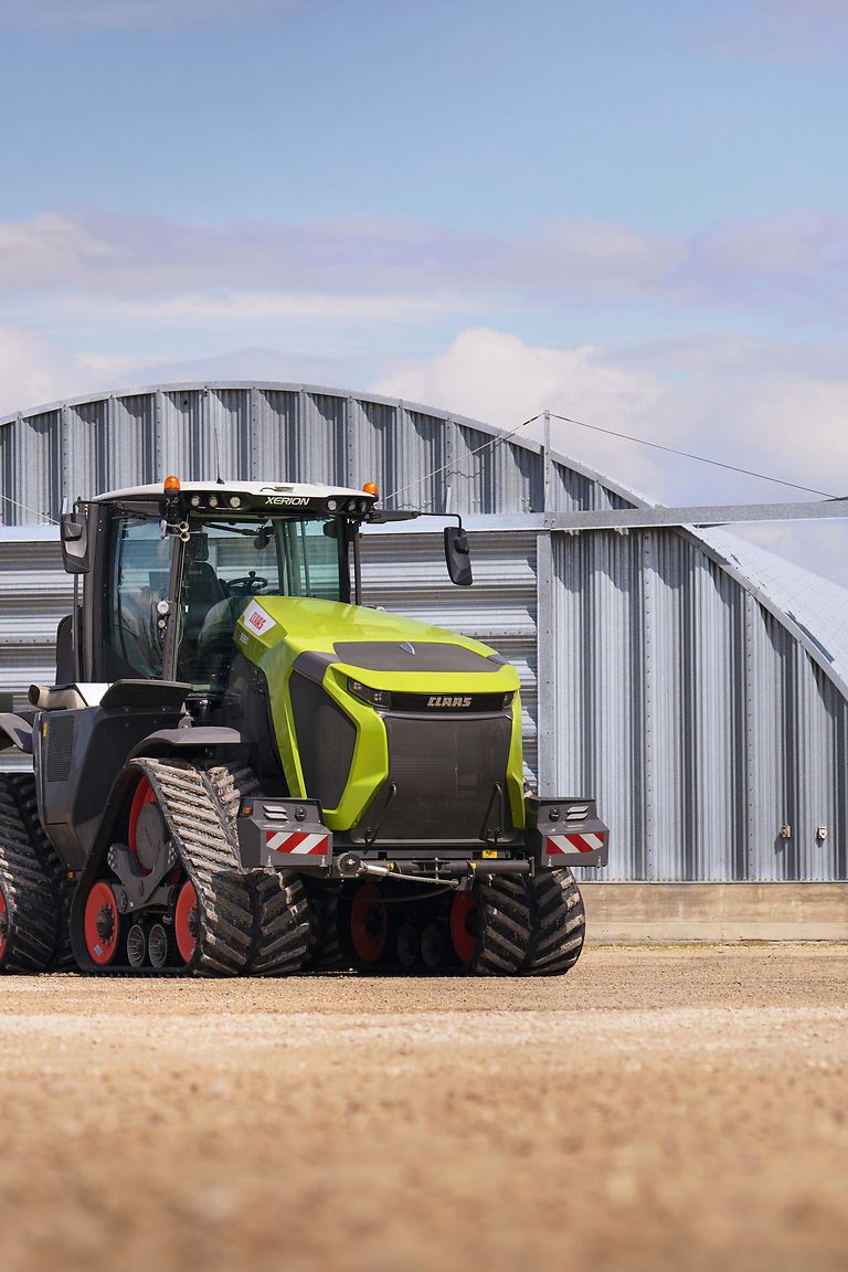 CLAAS XERION 12.650 TERRA TRAC ist Tractor of the Year 2024 | CLAAS