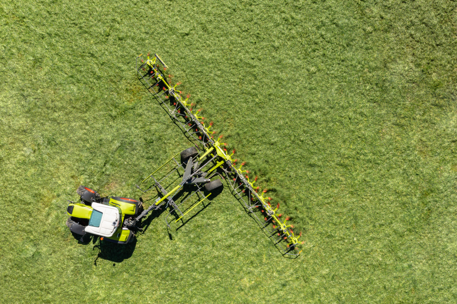 Новые ворошилки VOLTO с шириной захвата 13,0 и 15,10 м и инновационной ...